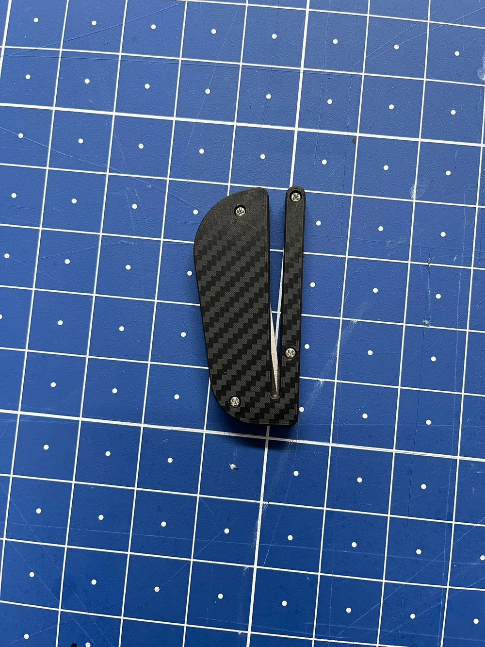 Safety Cutter / Concealed Blade Cutter - Free 3D Print Model - MakerWorld