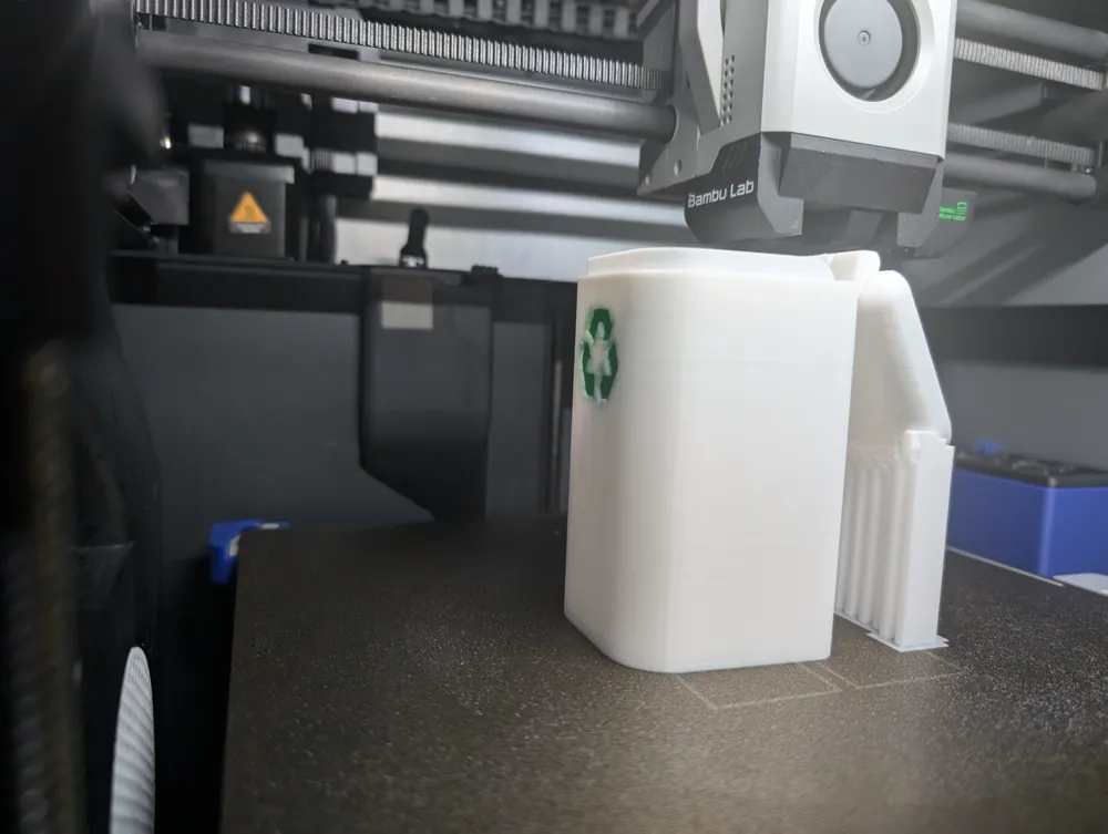 Mini Recycle Bin for your desk - print in place by Oddity3D - MakerWorld