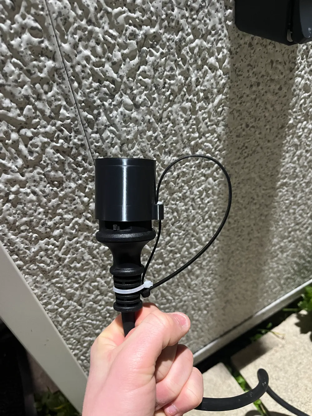 Male plug cover by Shake - MakerWorld