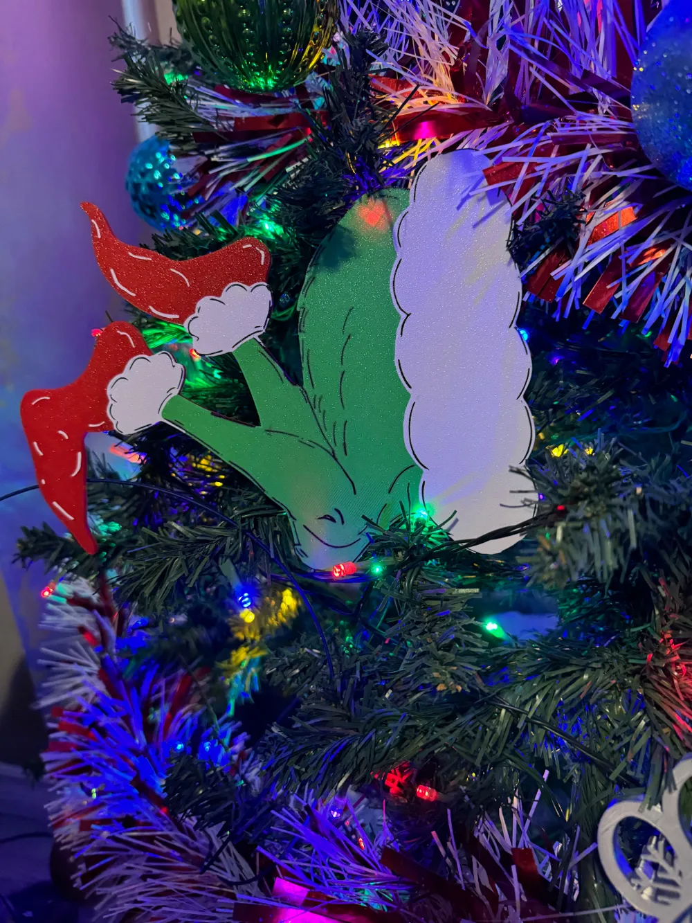 The Grinch Legs Tree decoration by Sh^ts'N'Giggles3d MakerWorld ...