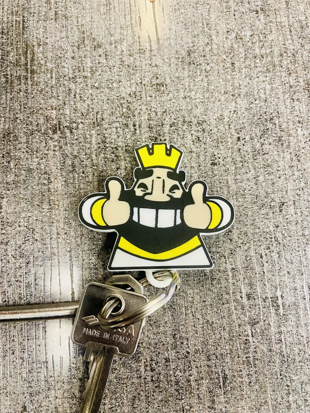 king clash royale keychain - Free 3D Print Model - MakerWorld