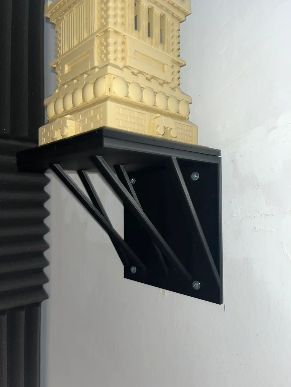 Brick statue of liberty wallmount by Ruben - MakerWorld