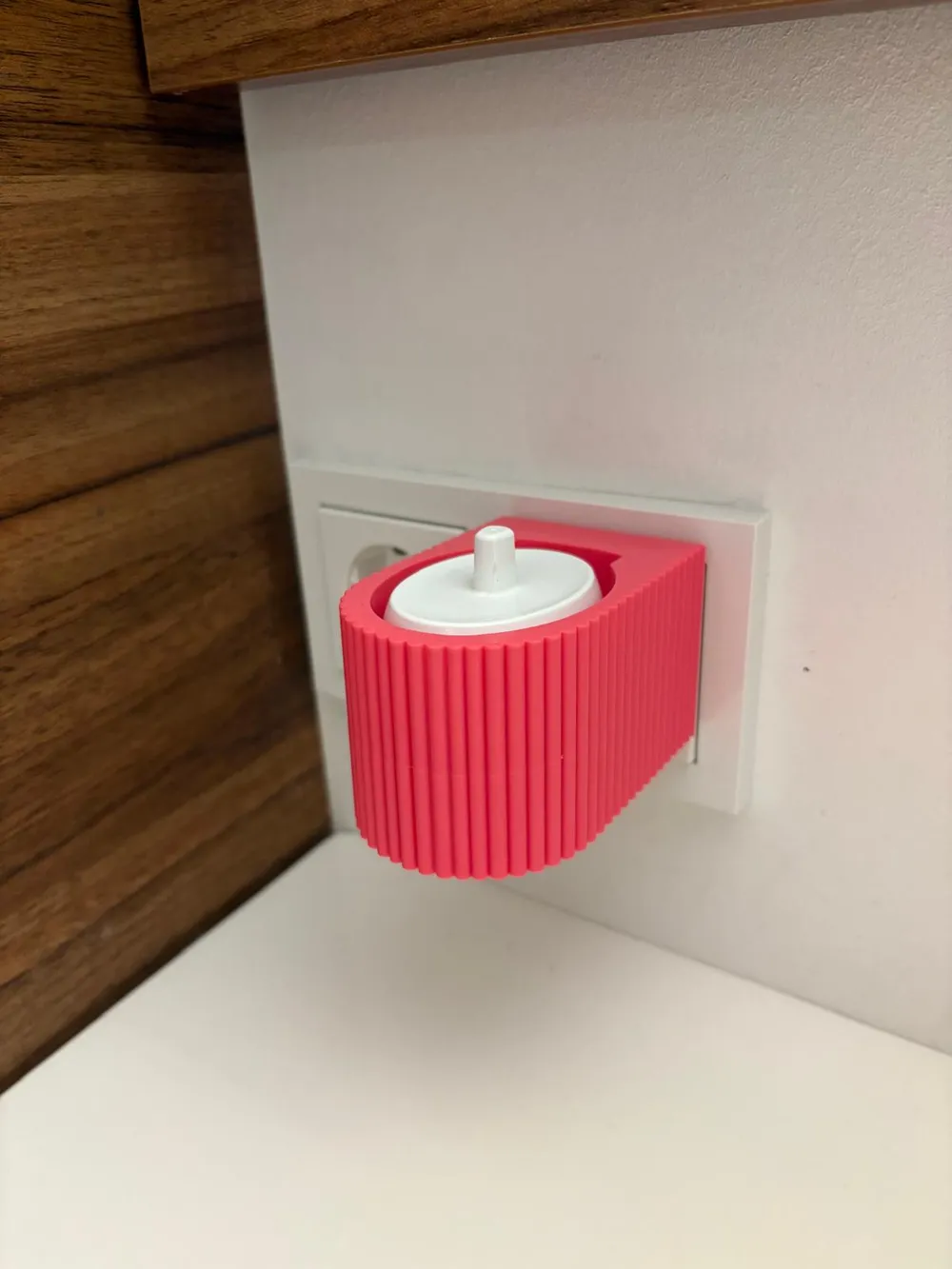 OralB Charger Schuko Holder - Free 3D Print Model - MakerWorld