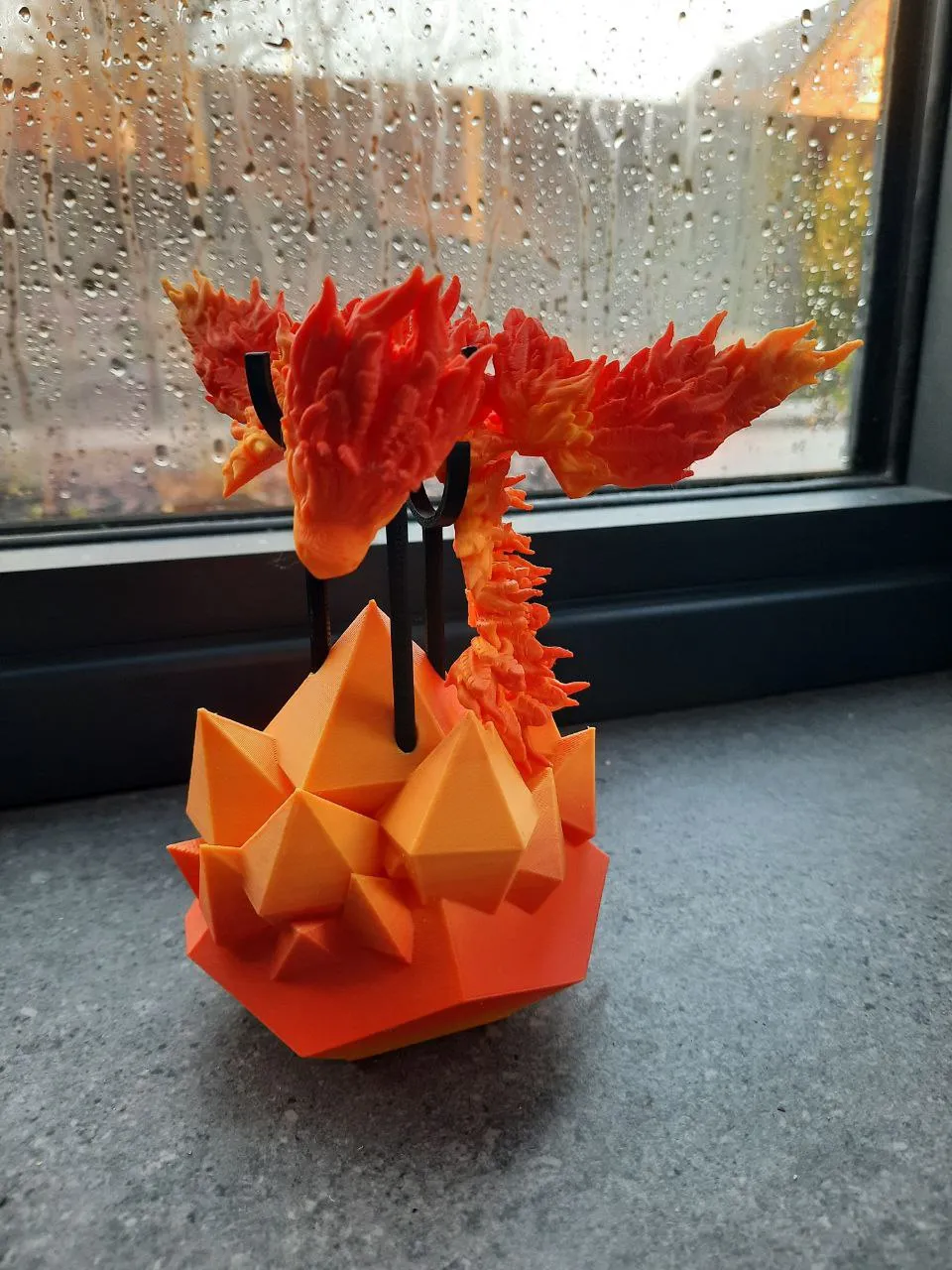 crystal dragon stand by Scarlet MakerWorld: Download Free 3D Models