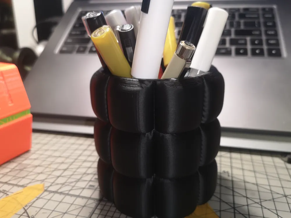 Inflated Soft Cloth Pen Holder by 云端的风 - MakerWorld
