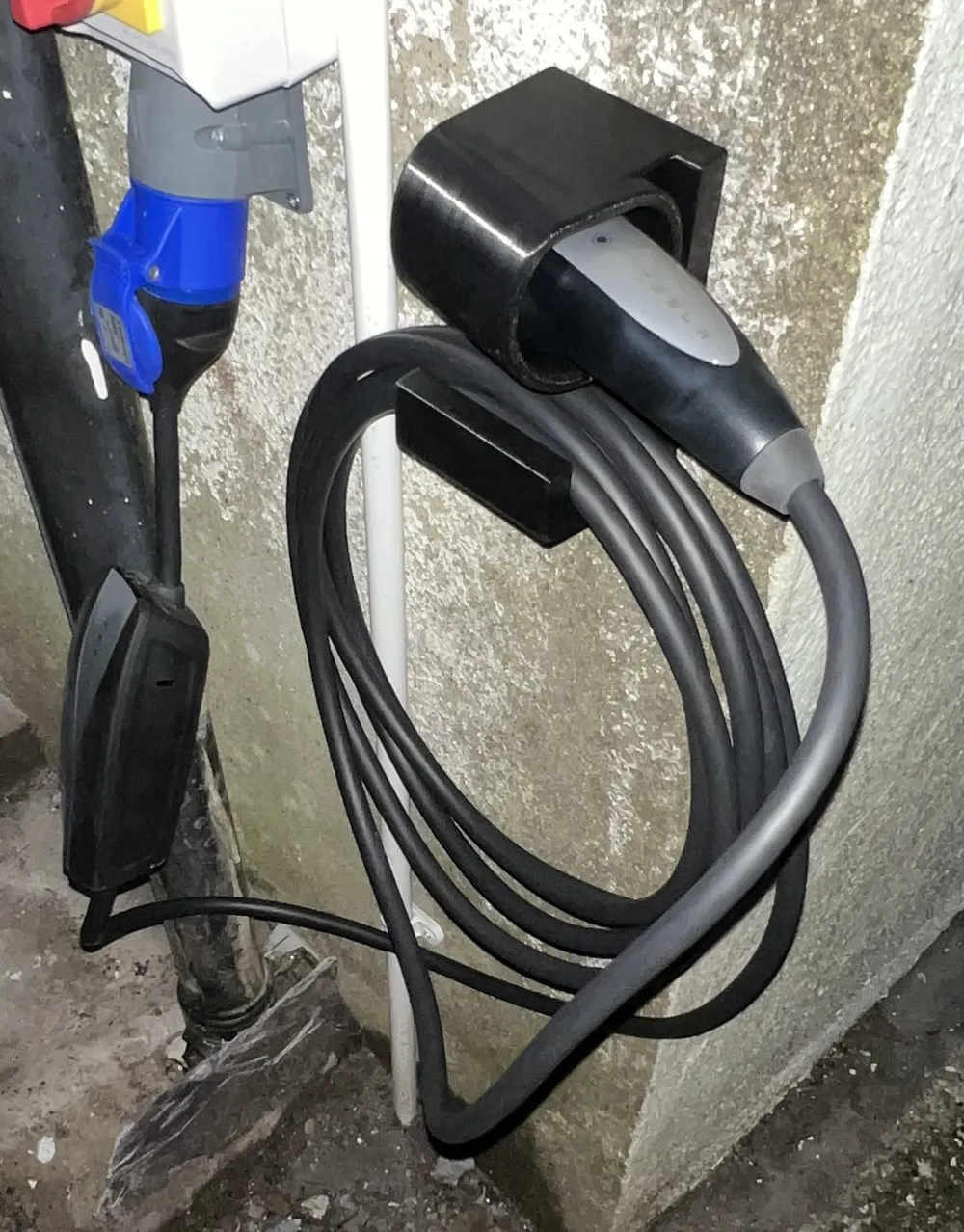 EV cable and Type 2 plug wall holder Version 2 by Marcus Tuck ...