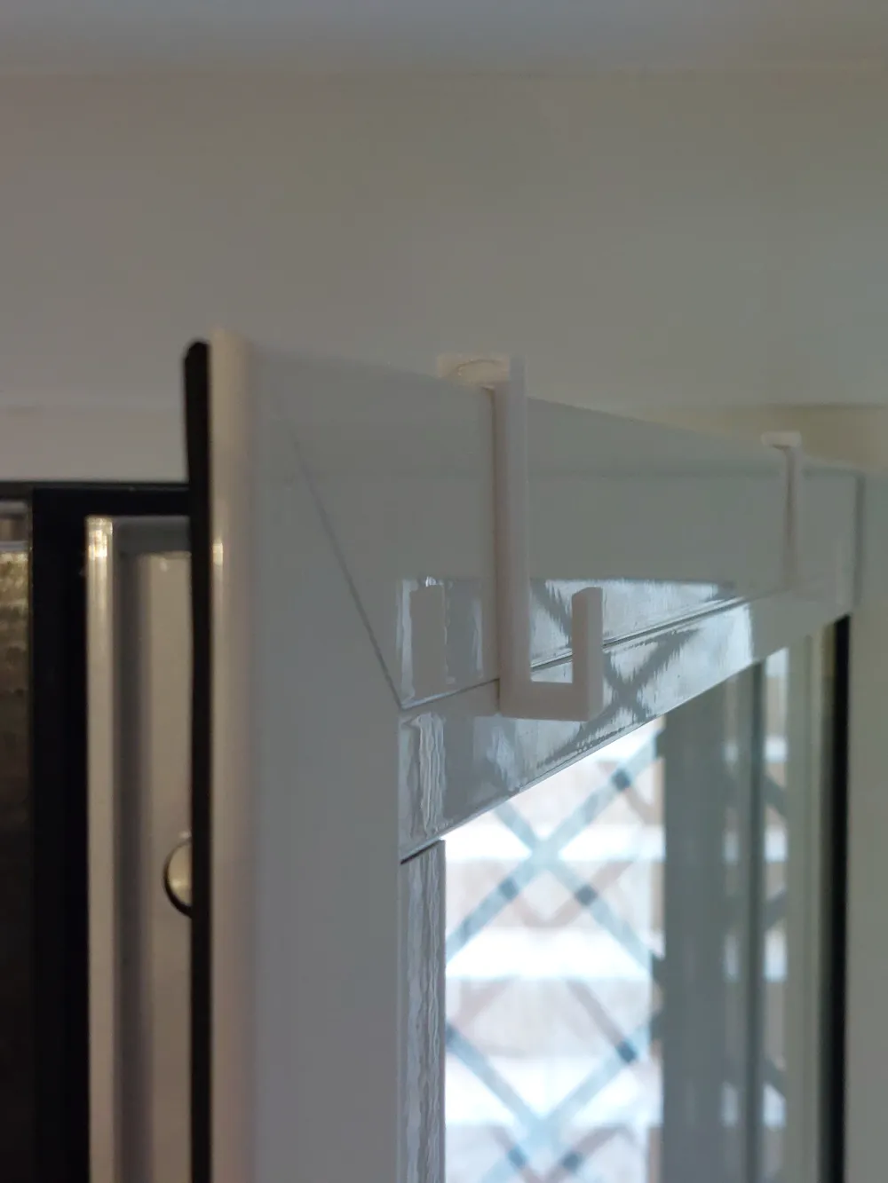 curtain window hook - Free 3D Print Model - MakerWorld