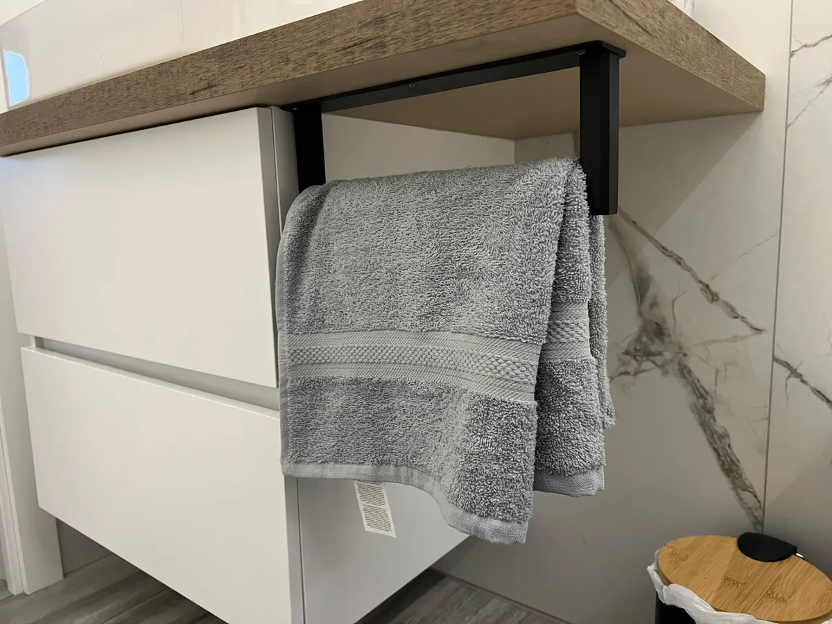 Modern Towel Holder - Free 3D Print Model - MakerWorld