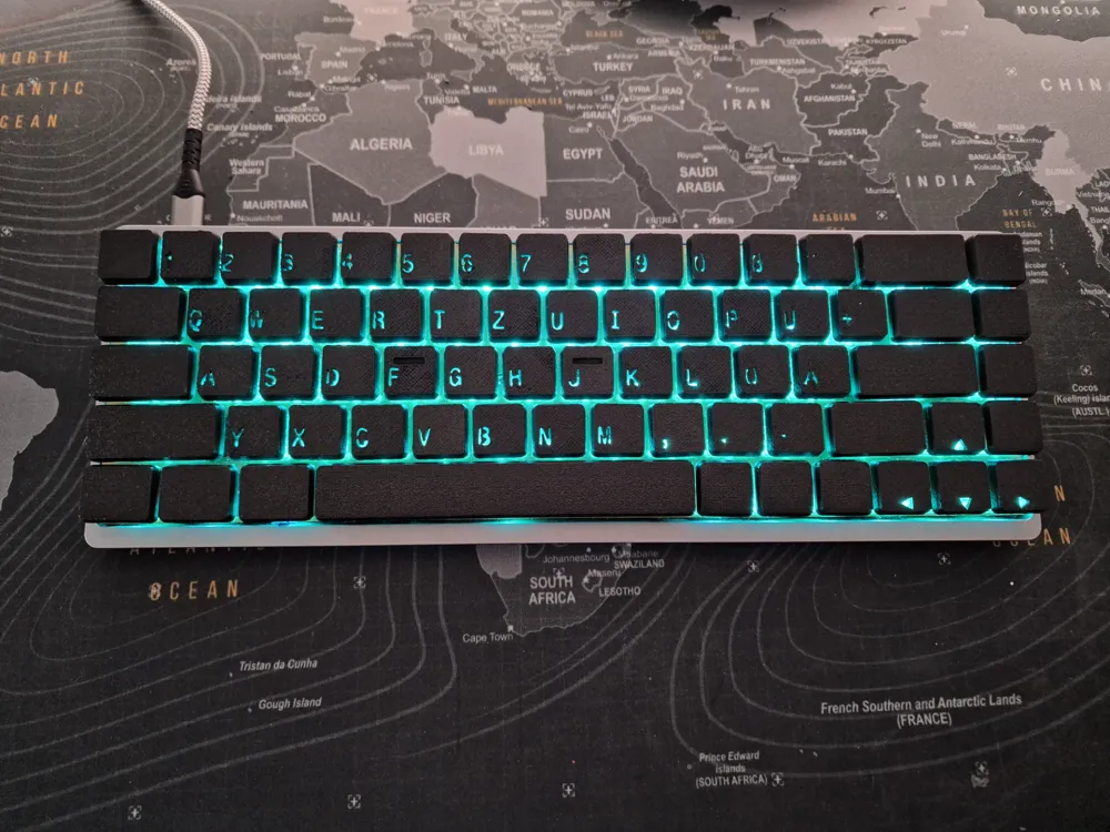 low profile Keycaps for 65% qwertz Keyboard by benedikt.bp - MakerWorld