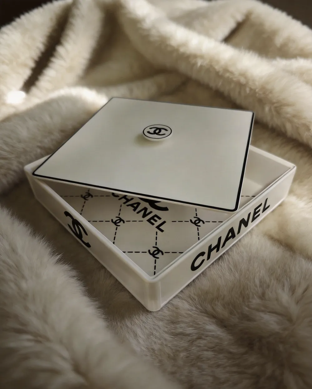 Chanel CHANEL Jewelry Storage Box / Square Model / Stackable - Free 3D ...