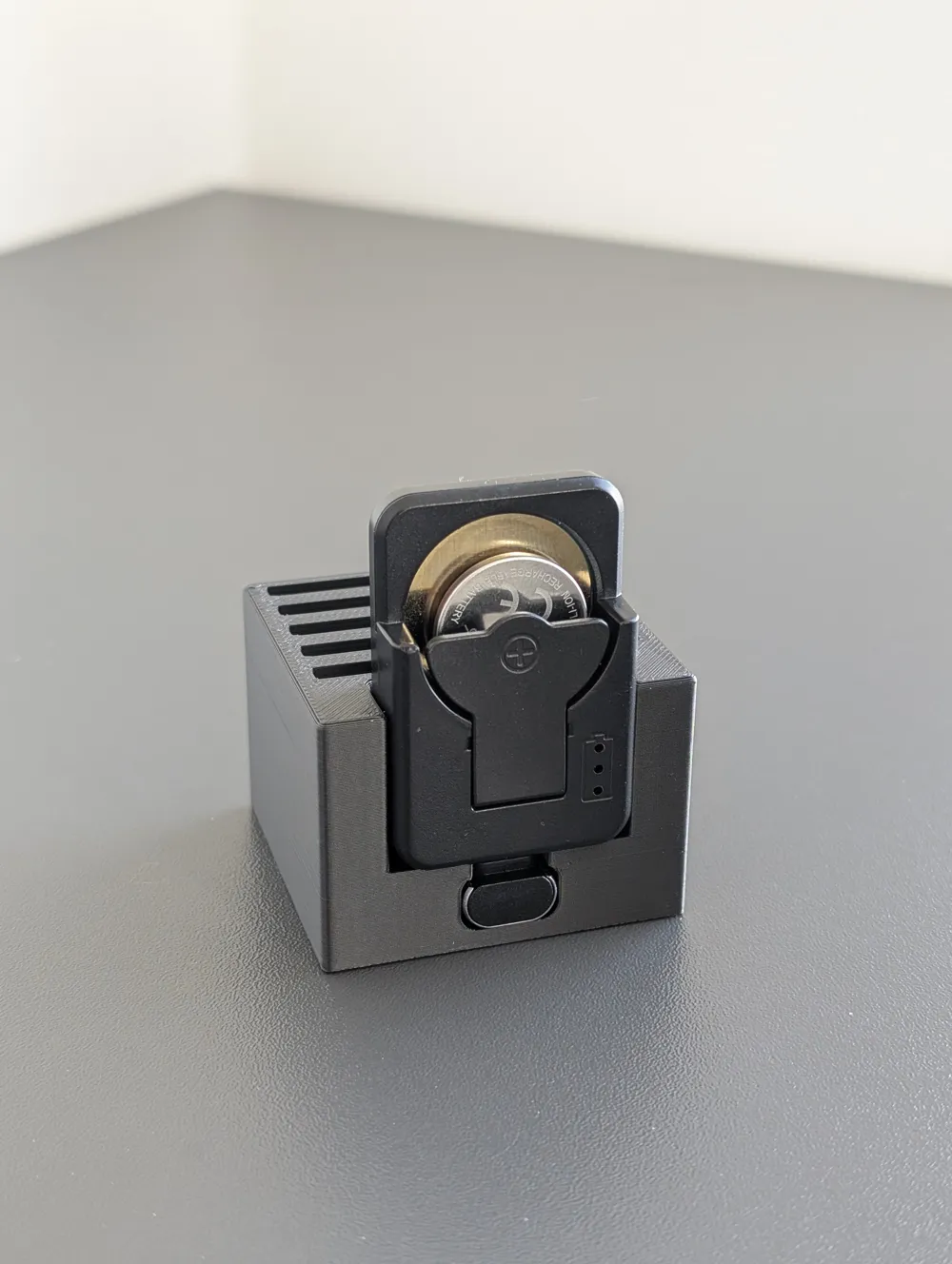Universal Coin Cell Charger Dock Storage CR2032 - Free 3D Print Model ...