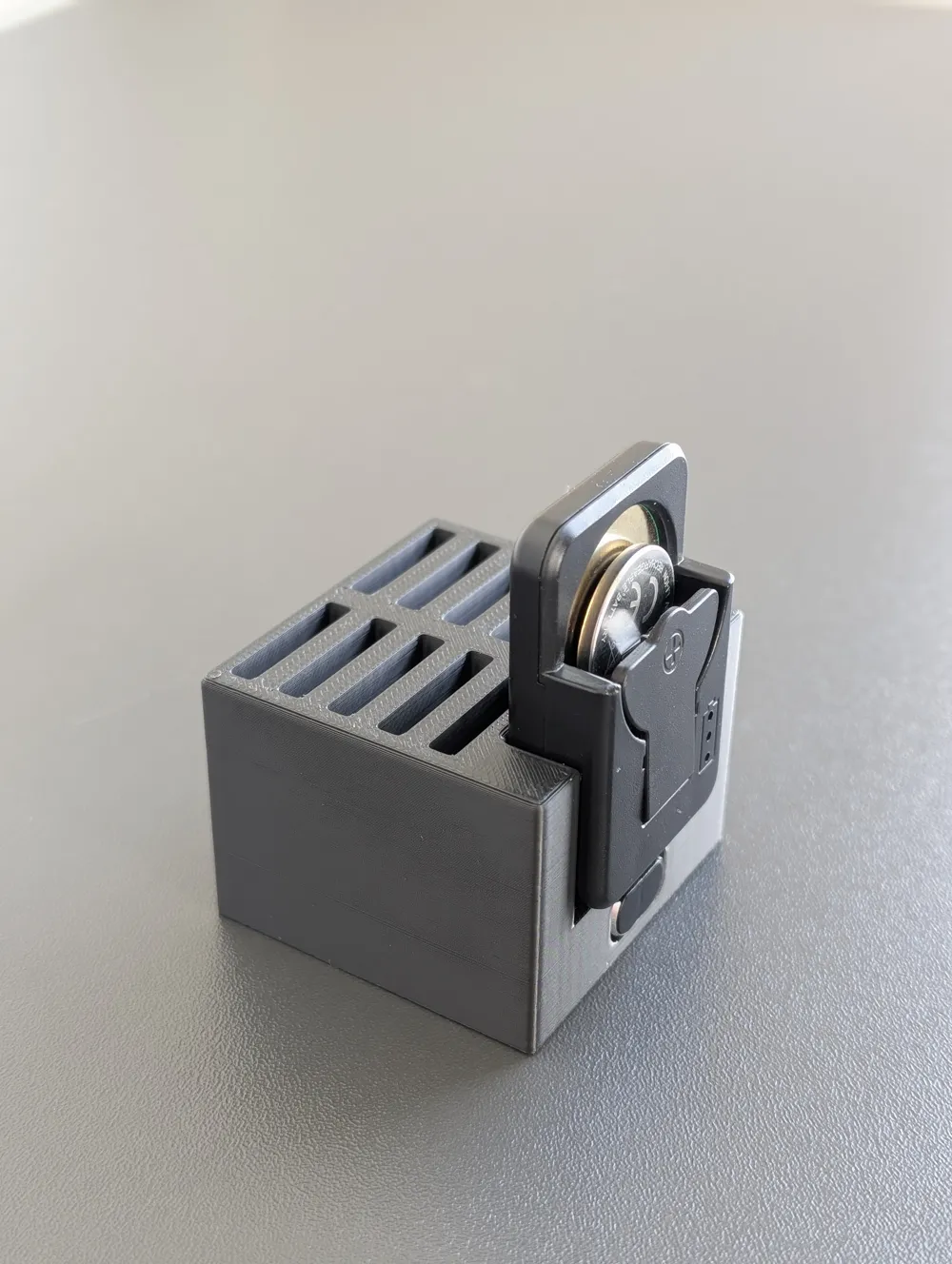 Universal Coin Cell Charger Dock Storage CR2032 - Free 3D Print Model ...