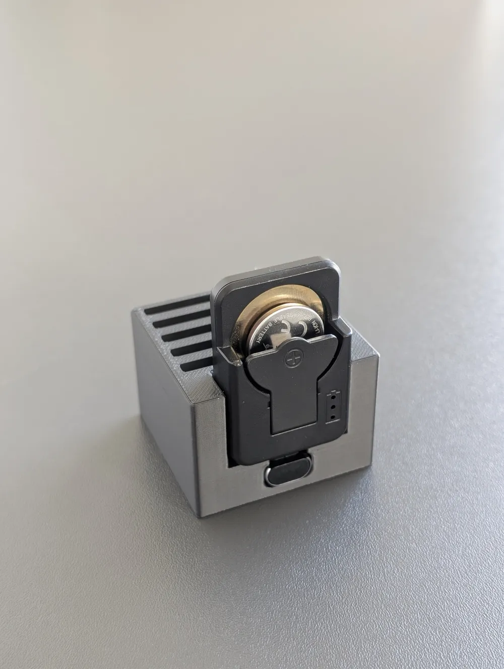 Universal Coin Cell Charger Dock Storage CR2032 - Free 3D Print Model ...