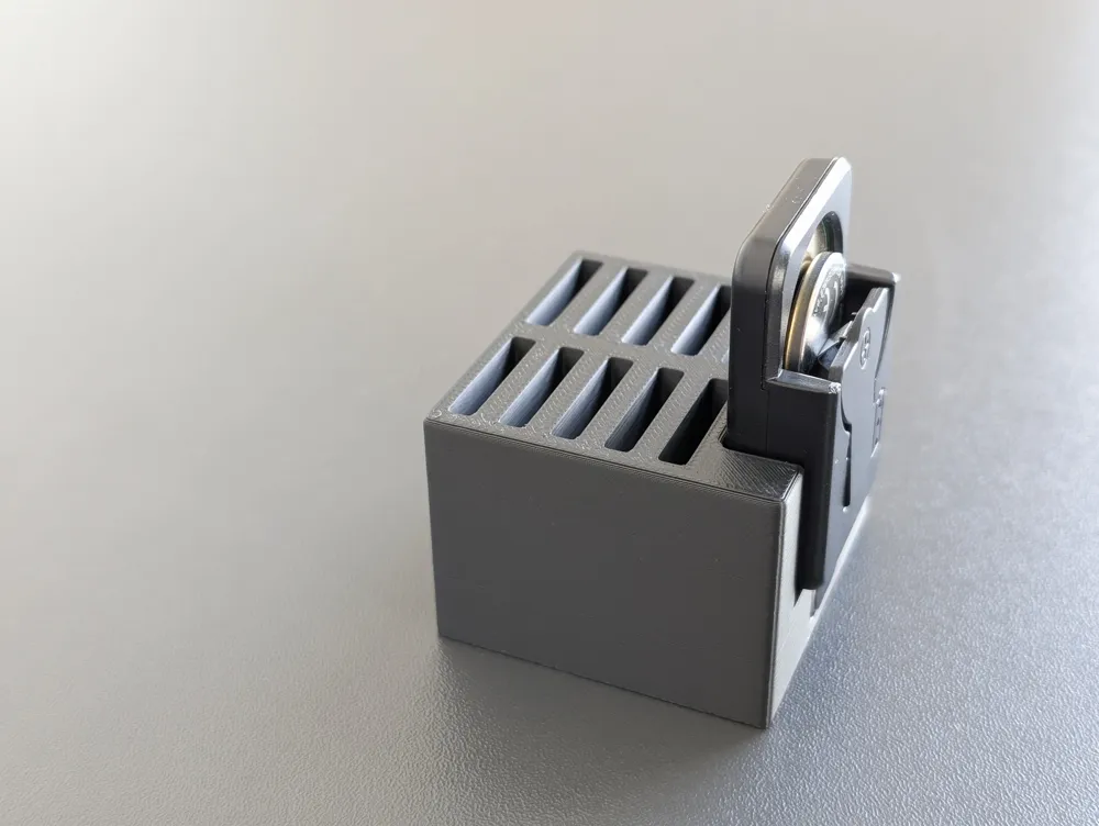 Universal Coin Cell Charger Dock Storage CR2032 - Free 3D Print Model ...