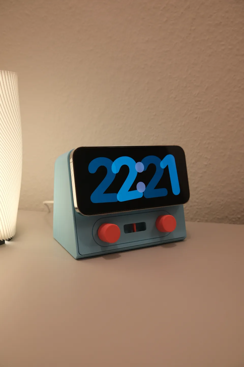 Retro Radio MagSafe Charger by EBdesign MakerWorld: Download Free 3D Models