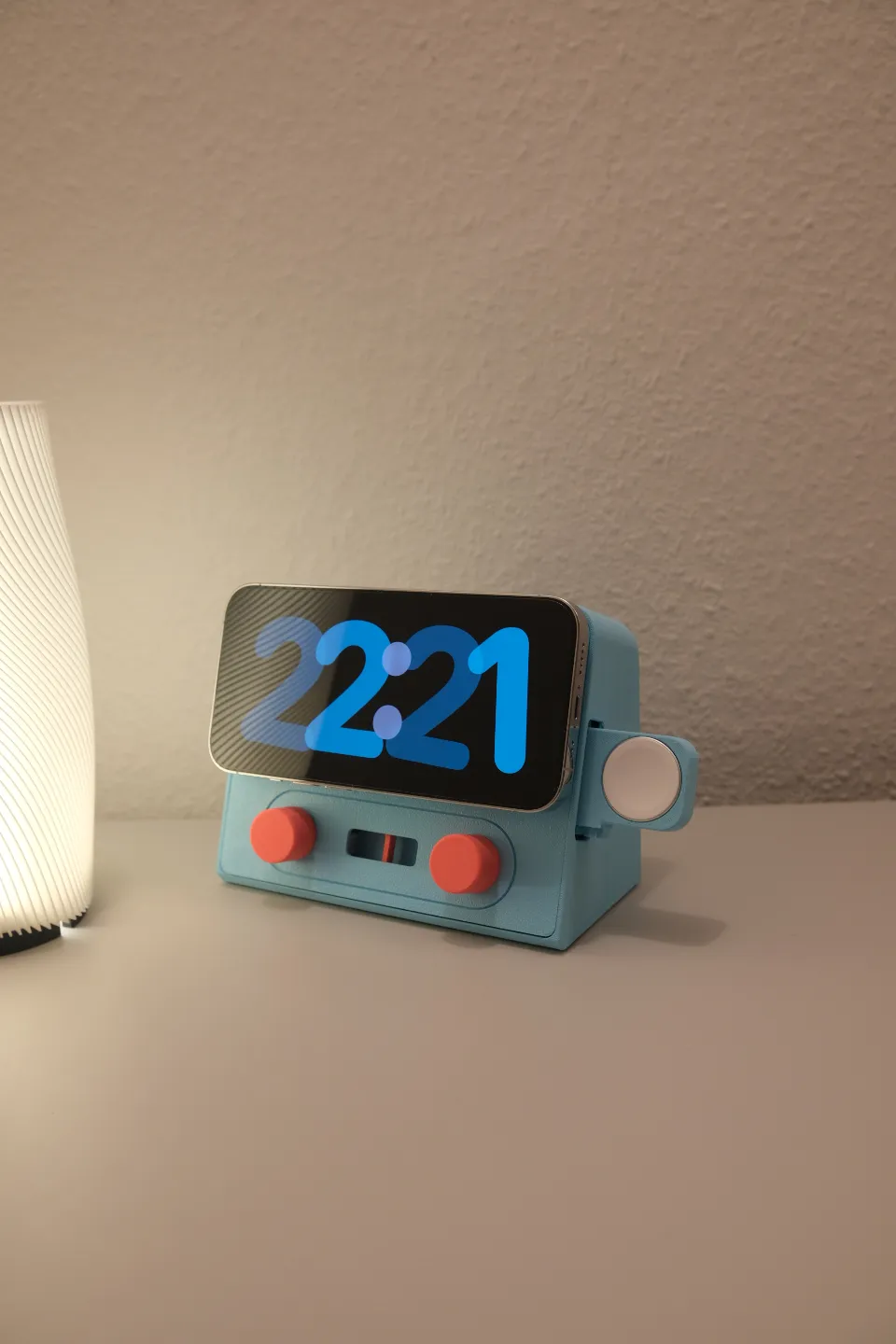 Retro Radio MagSafe Charger by EBdesign MakerWorld: Download Free 3D Models