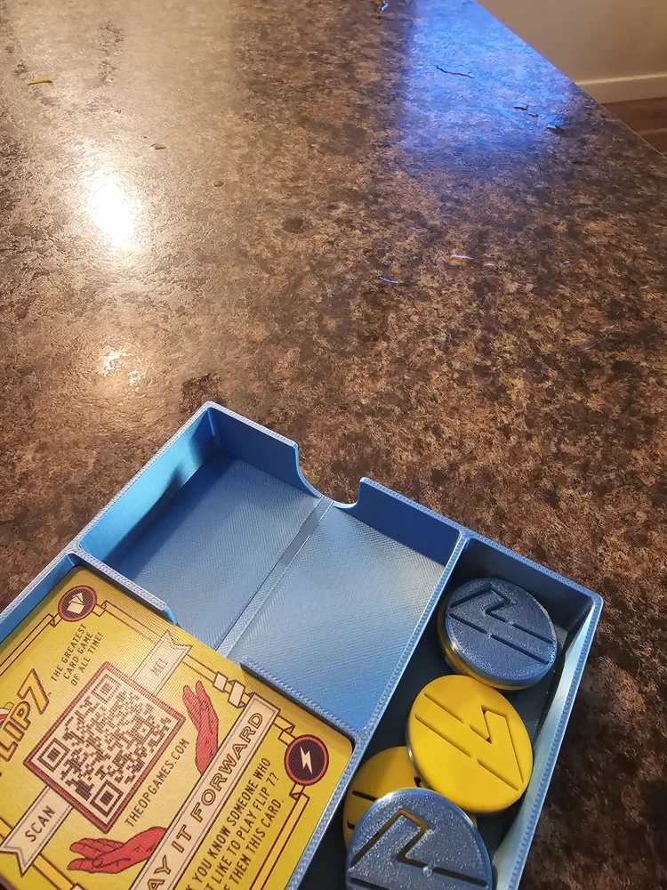 Flip 7 Box with Hit/Stay Tokens - Free 3D Print Model - MakerWorld