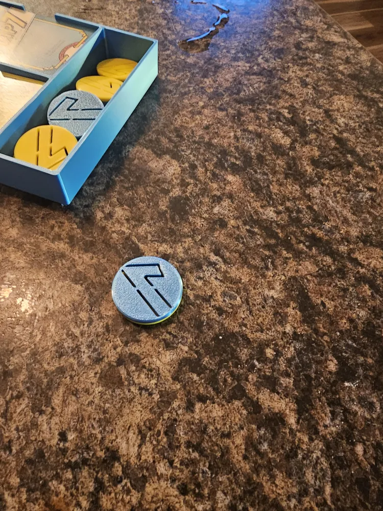 Flip 7 Box with Hit/Stay Tokens - Free 3D Print Model - MakerWorld