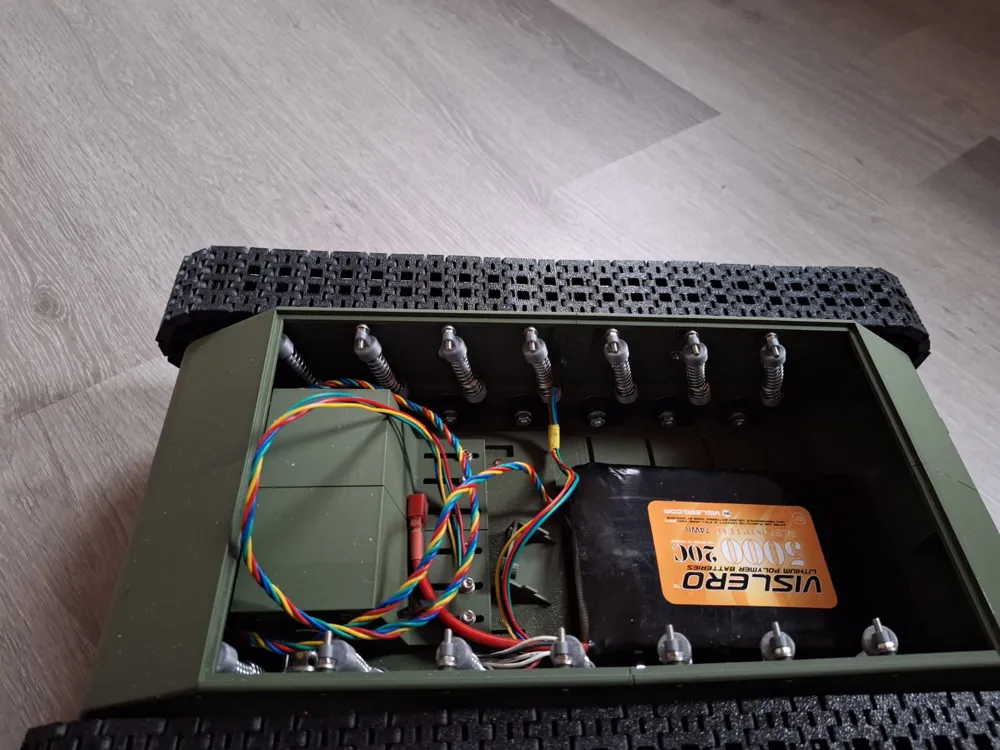 Tracked Vehicle - Free 3D Print Model - MakerWorld