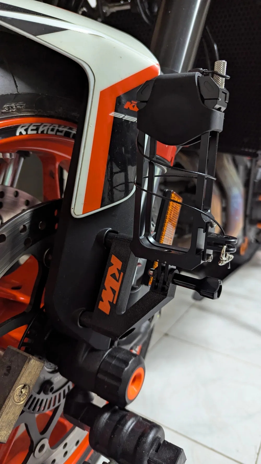 GoPro/Insta360 Fork Mount KTM Duke 790/890 by Chodex MakerWorld ...