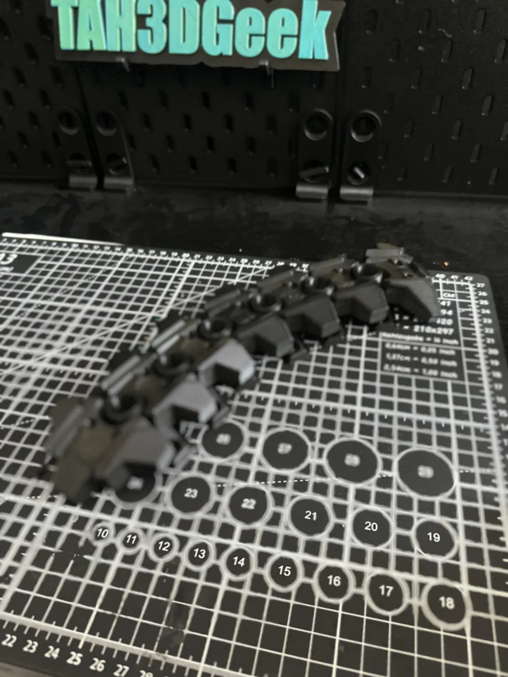 Cyberpunk Exoskeleton Spine Remixed by TAH3DGeek - MakerWorld