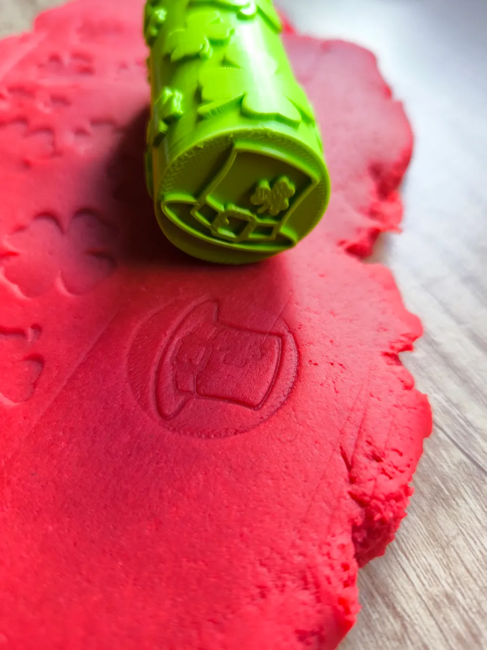 St. Patrick's day playdoh roller by Czechrep Joe - MakerWorld