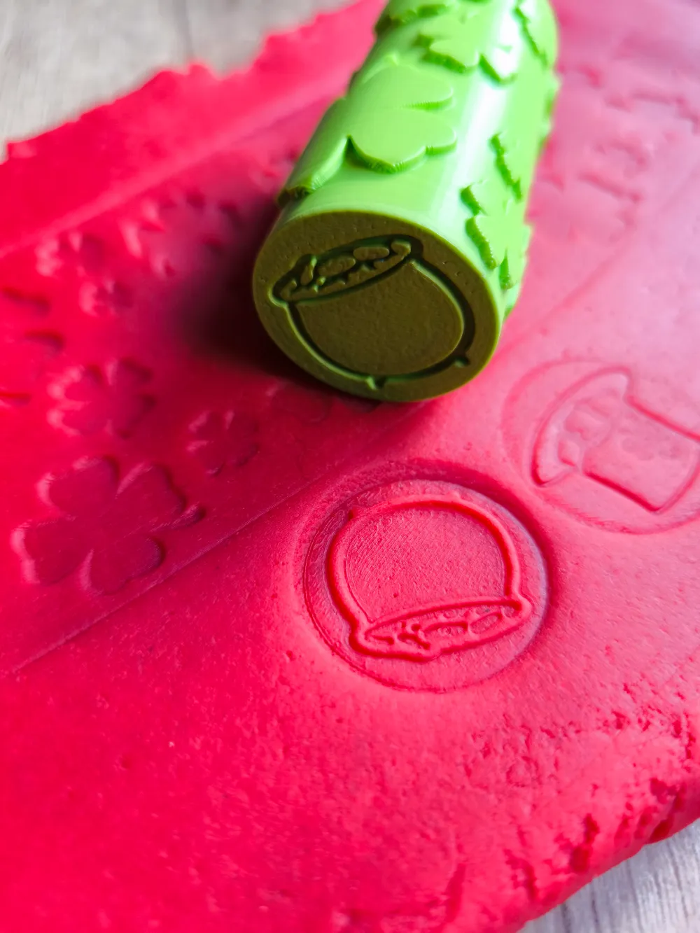 St. Patrick's day playdoh roller by Czechrep Joe - MakerWorld