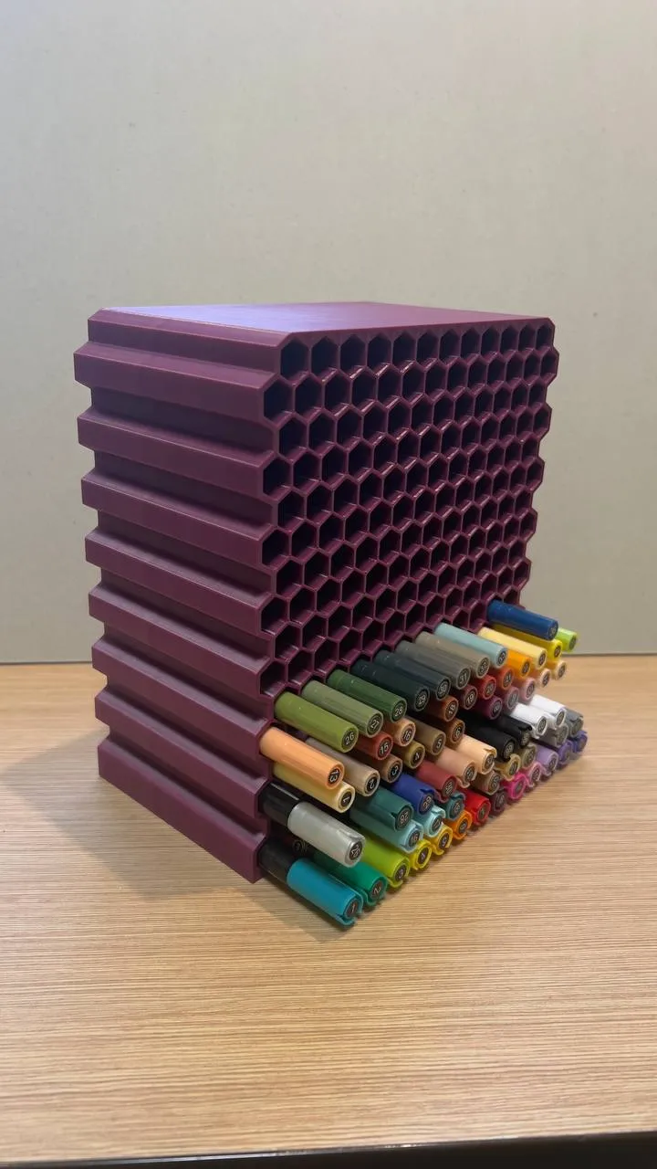 Acrylic marker holder by Ziwtinja - MakerWorld