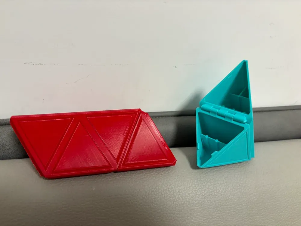 Triangle pen storage box by Li n IT MakerWorld: Download Free 3D Models