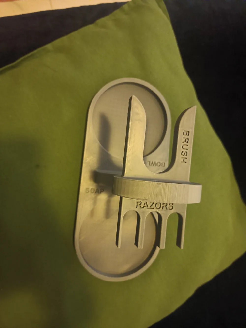 Brush and safety razors stand by Marco - MakerWorld