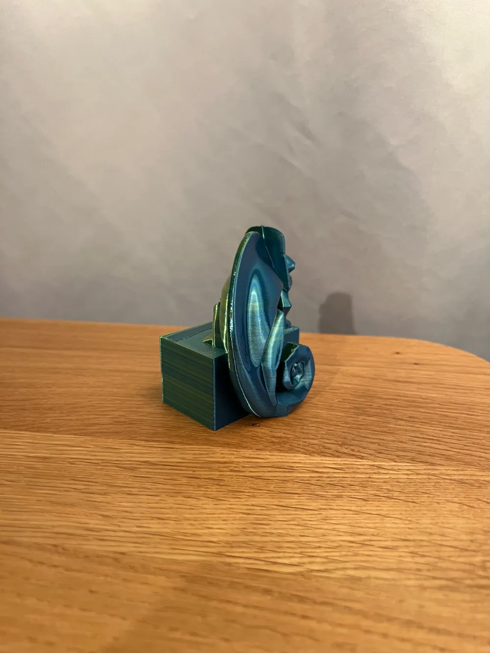Chameleon Statue by fifindr - MakerWorld