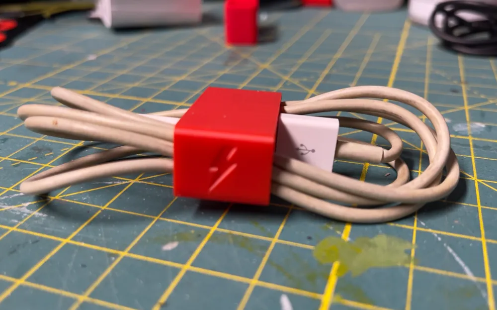 GridFinity Cable Organizer Apple Lightning to USB by UncleBumblefuk ...