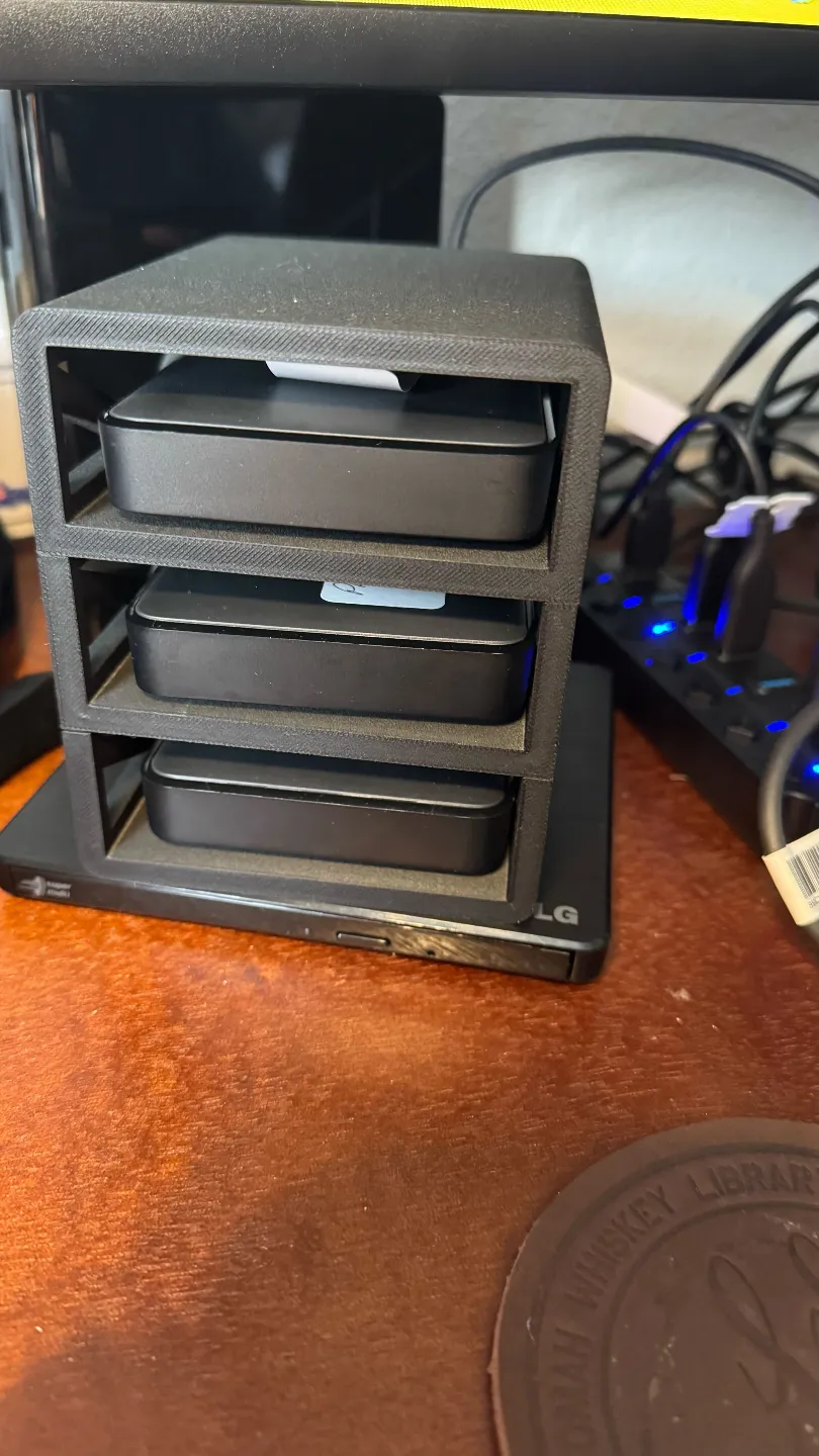 Desktop Modular External Hard Drive rack by dingus designs - MakerWorld