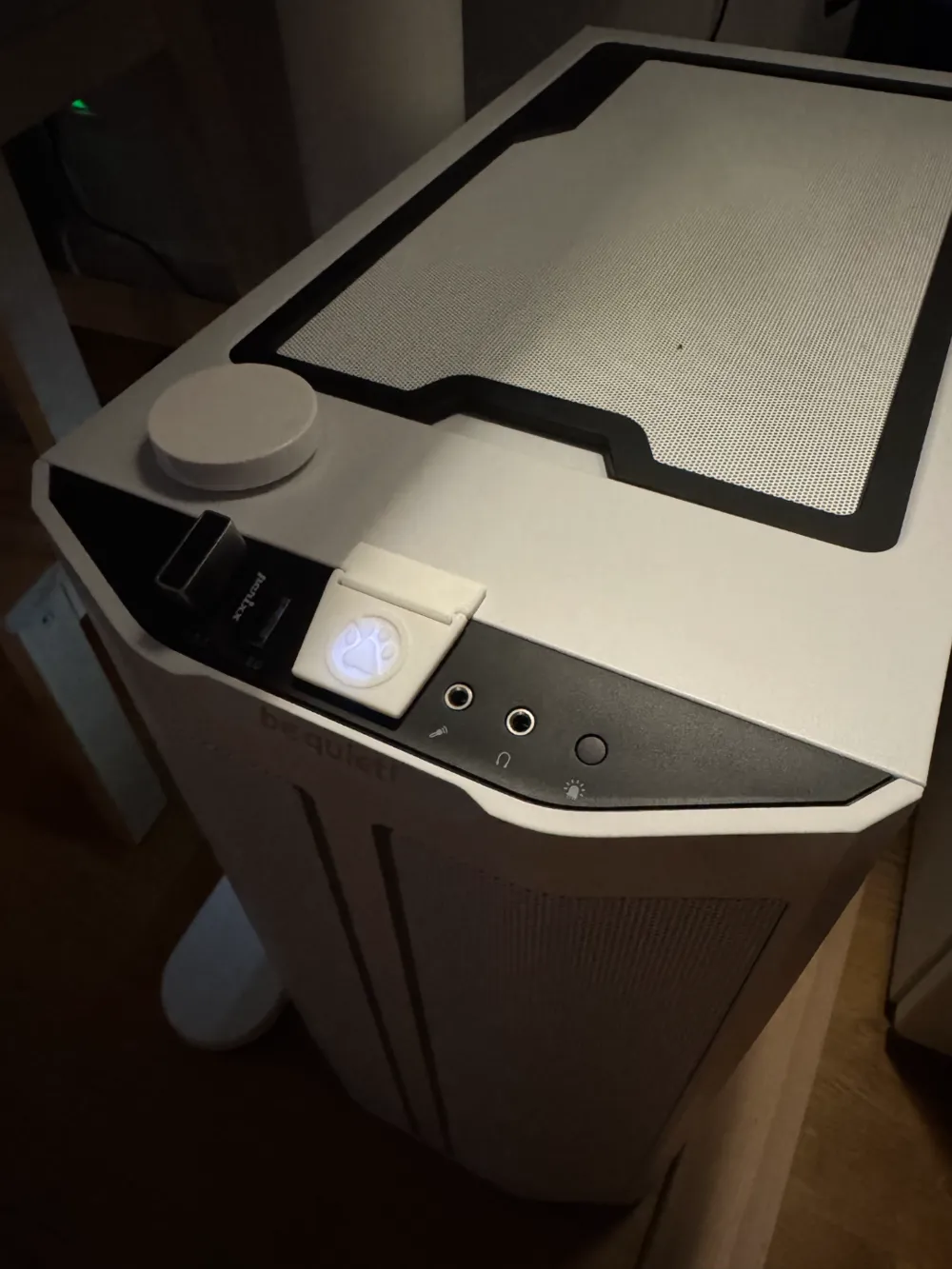 BeQuiet! case: slim cat power button lid by red - MakerWorld