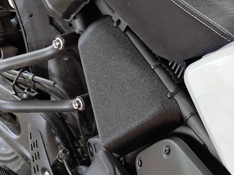 Yamaha xsr700 right side cover by suzukiracing250 - MakerWorld