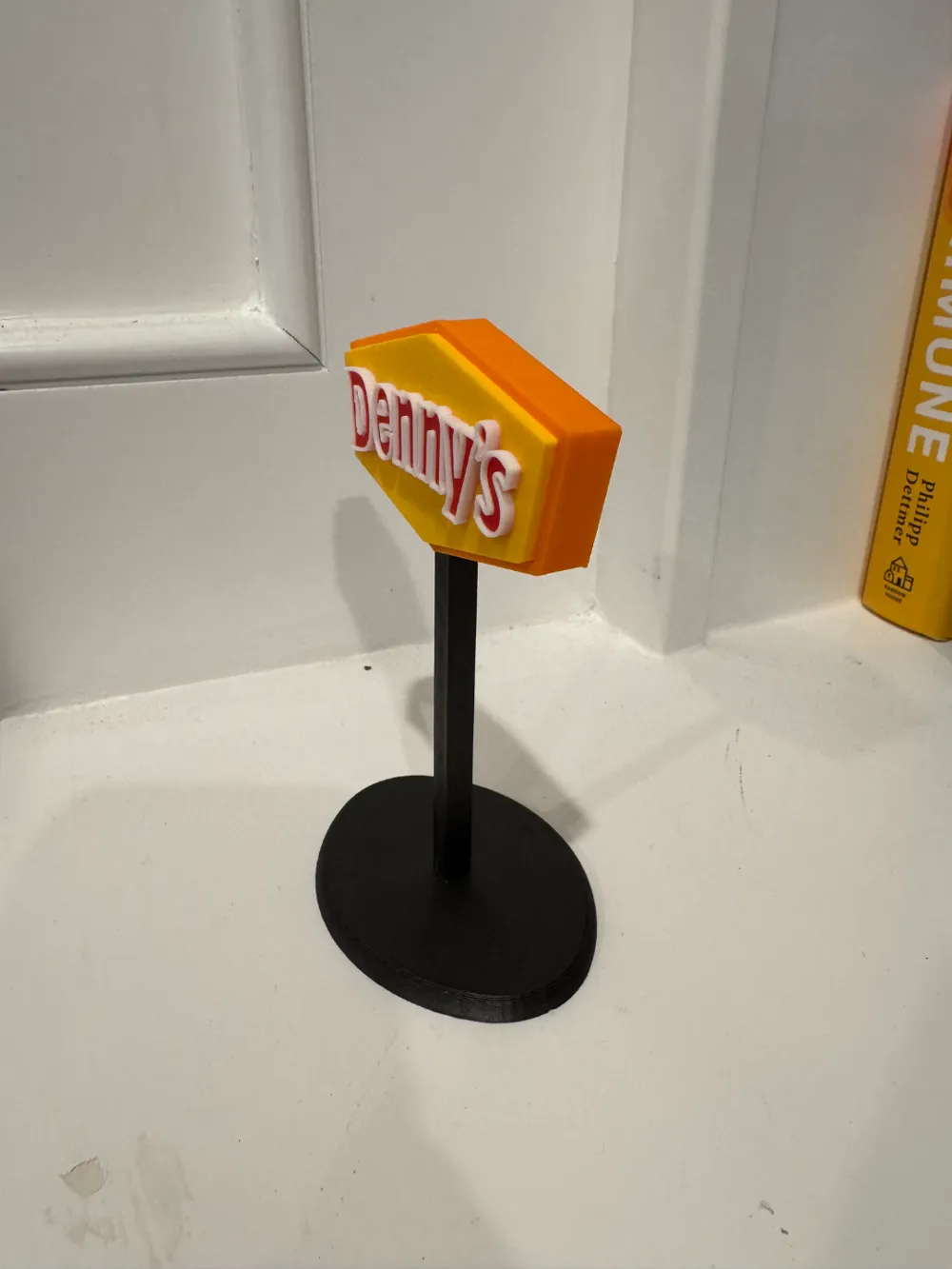 Denny's Sign by 3D Print Creative Endeavors - MakerWorld