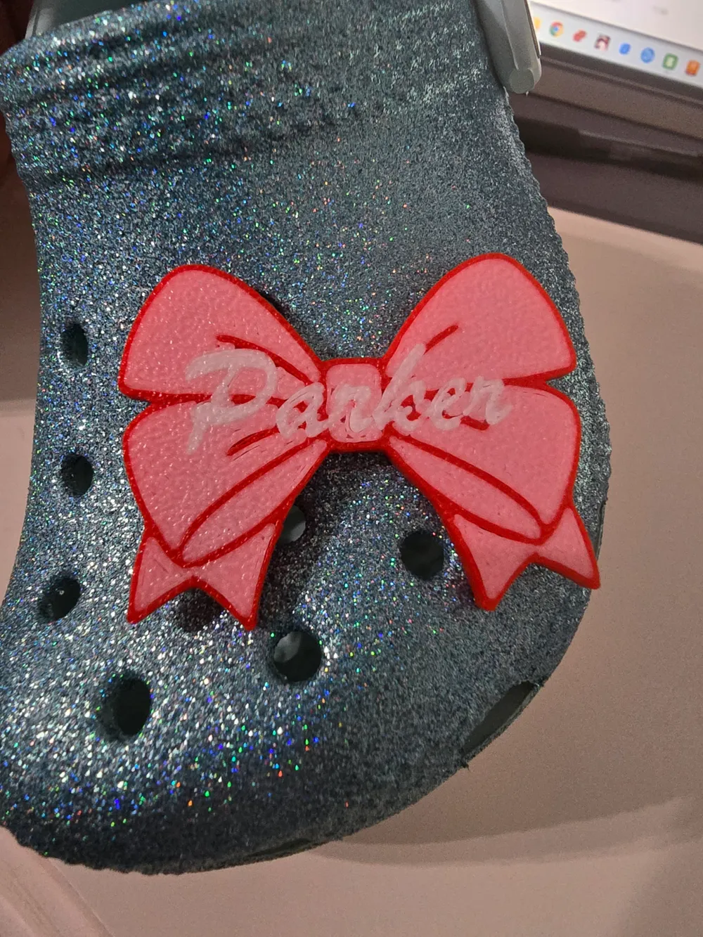 Croc Charm Bow (Multi Color_Text) - Free 3D Print Model - MakerWorld