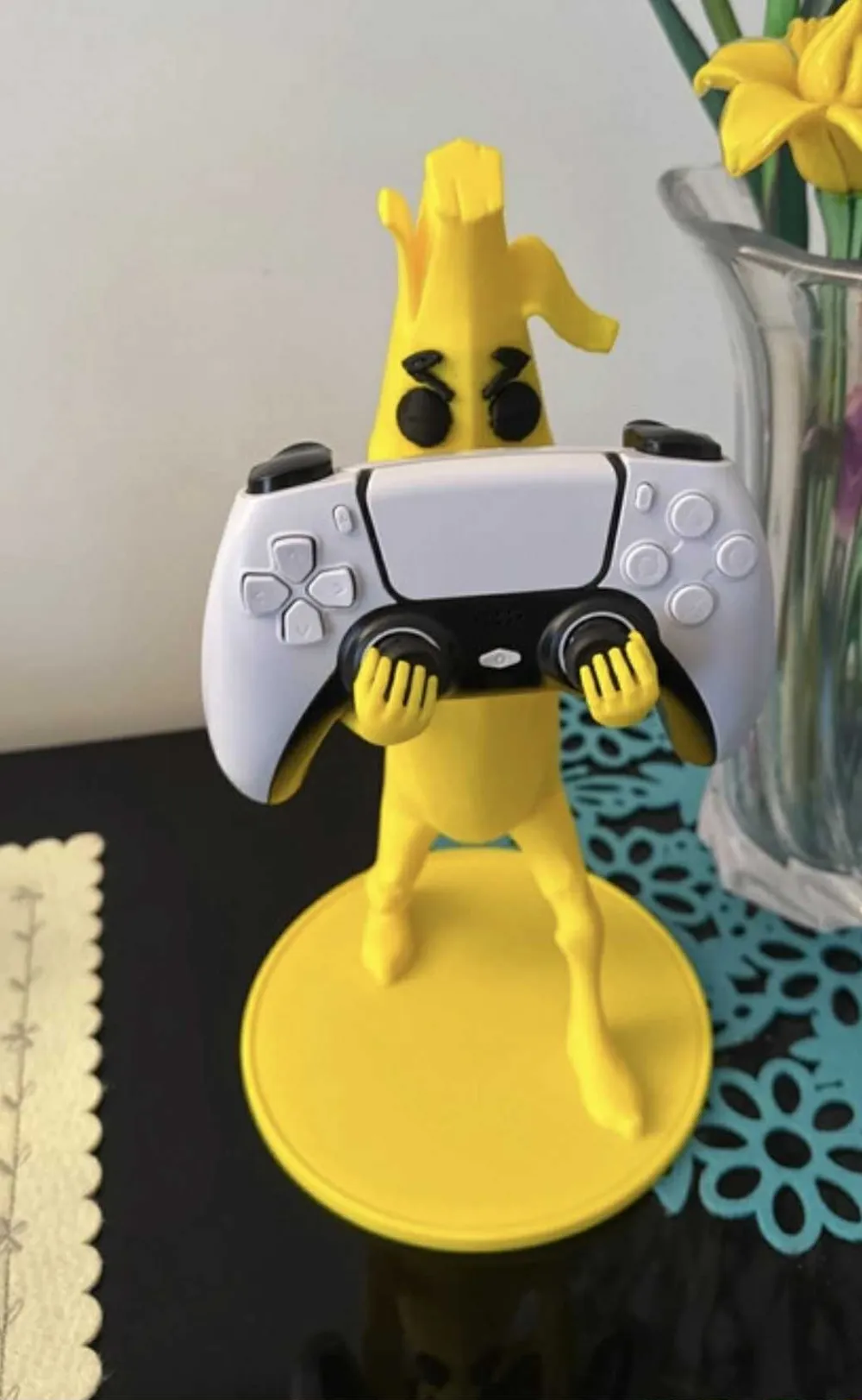 Stand Controller Ps5 Giga Peely - Free 3D Print Model - MakerWorld