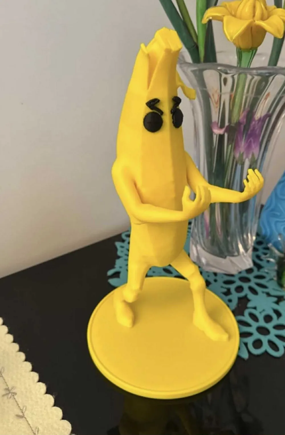 Stand Controller Ps5 Giga Peely by Derek 3D Lab MakerWorld: Download ...