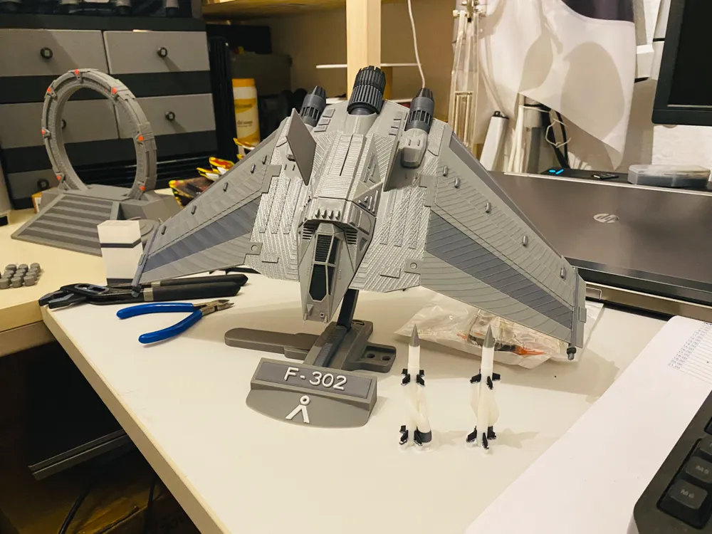 Stargate F-302 holder angled Remixed by Tobi - MakerWorld