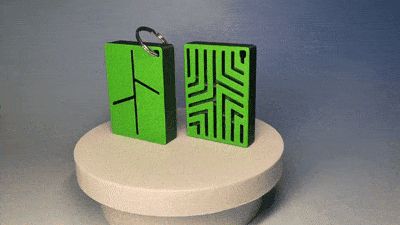 Bambu LOGO Marble Runway Maze Keychain by 核造社HEzaO - MakerWorld