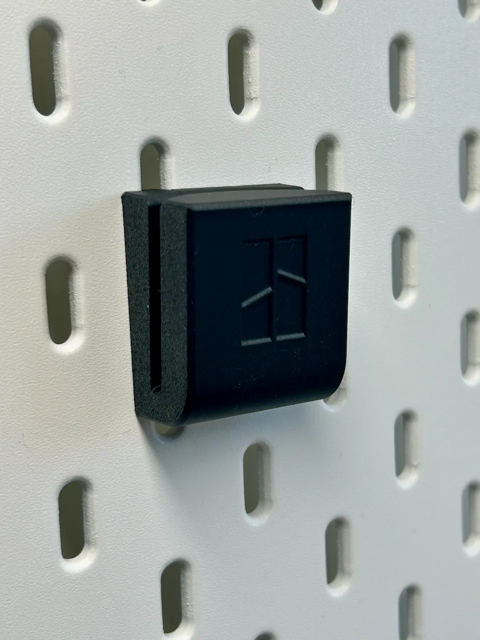 Skadis Spool Removal Tool holder by Martin - MakerWorld