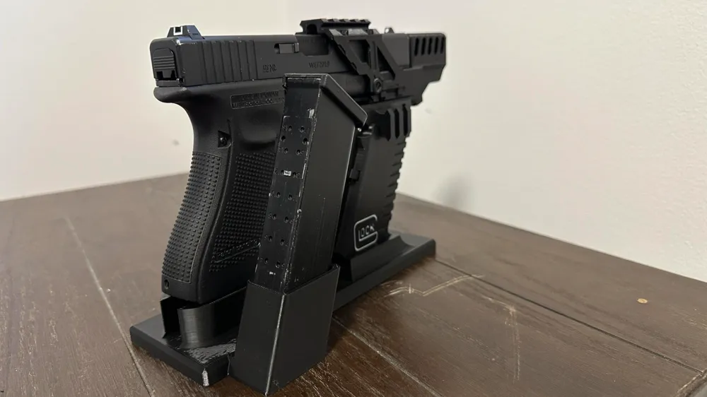 Glock stand by Vincentbcd - MakerWorld