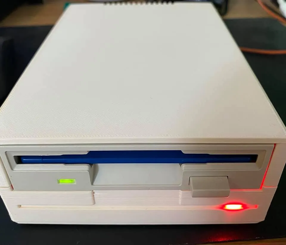 Greaseweazle v4.1, v4 & F1 Plus Mini Case with space for 3.5" Floppy by tom.dalby - MakerWorld