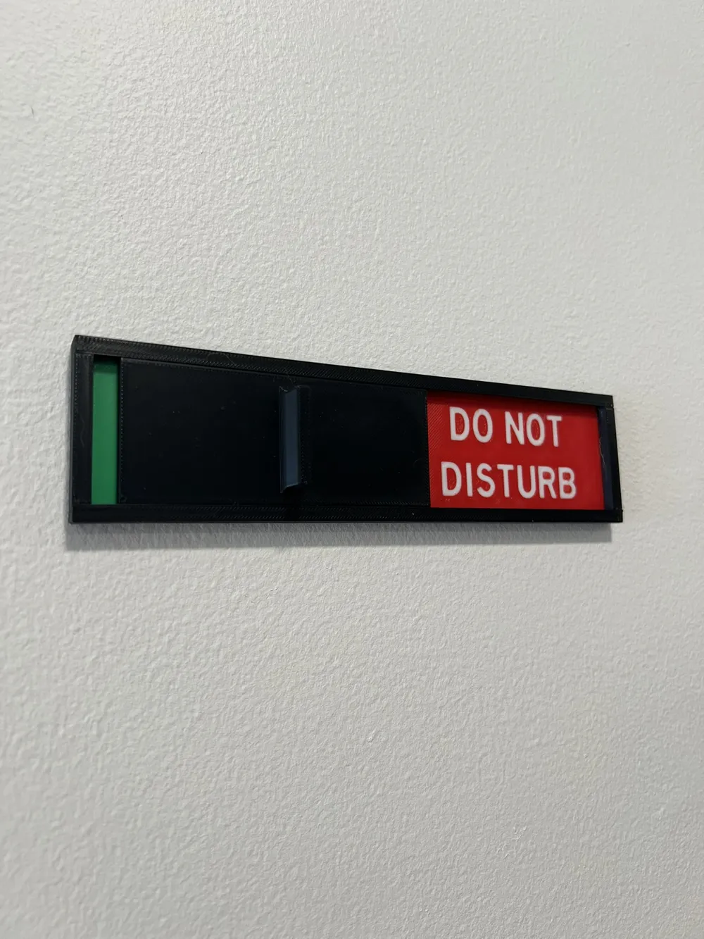 Disturb/Do Not Disturb sliding door sign - Free 3D Print Model - MakerWorld