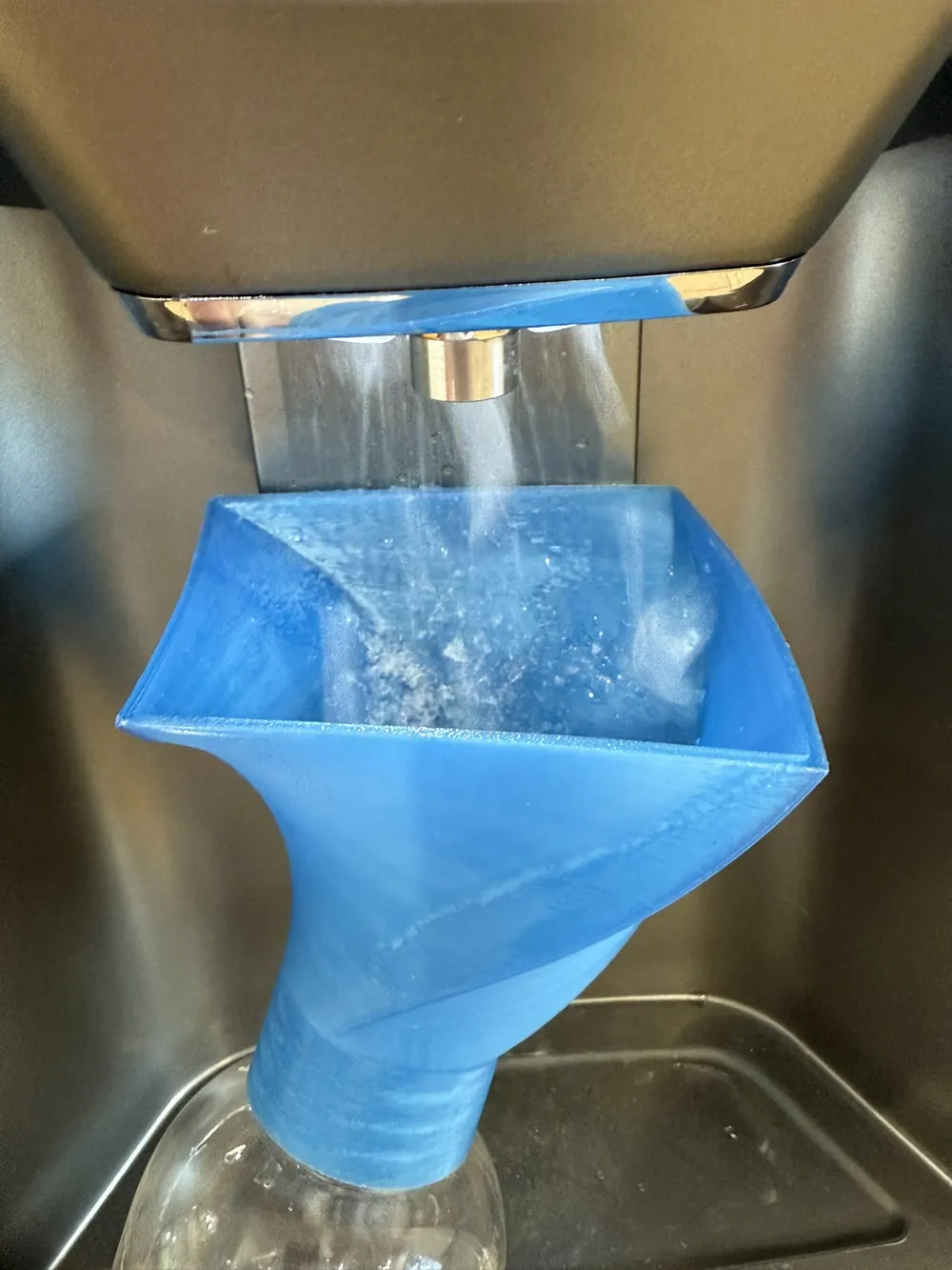 waterbottle ice funnel - Free 3D Print Model - MakerWorld