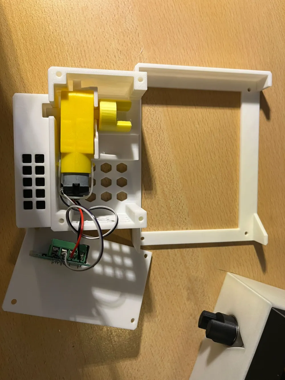 TT motor mount for A1 poop conveyor belt by PatrickBlack - MakerWorld