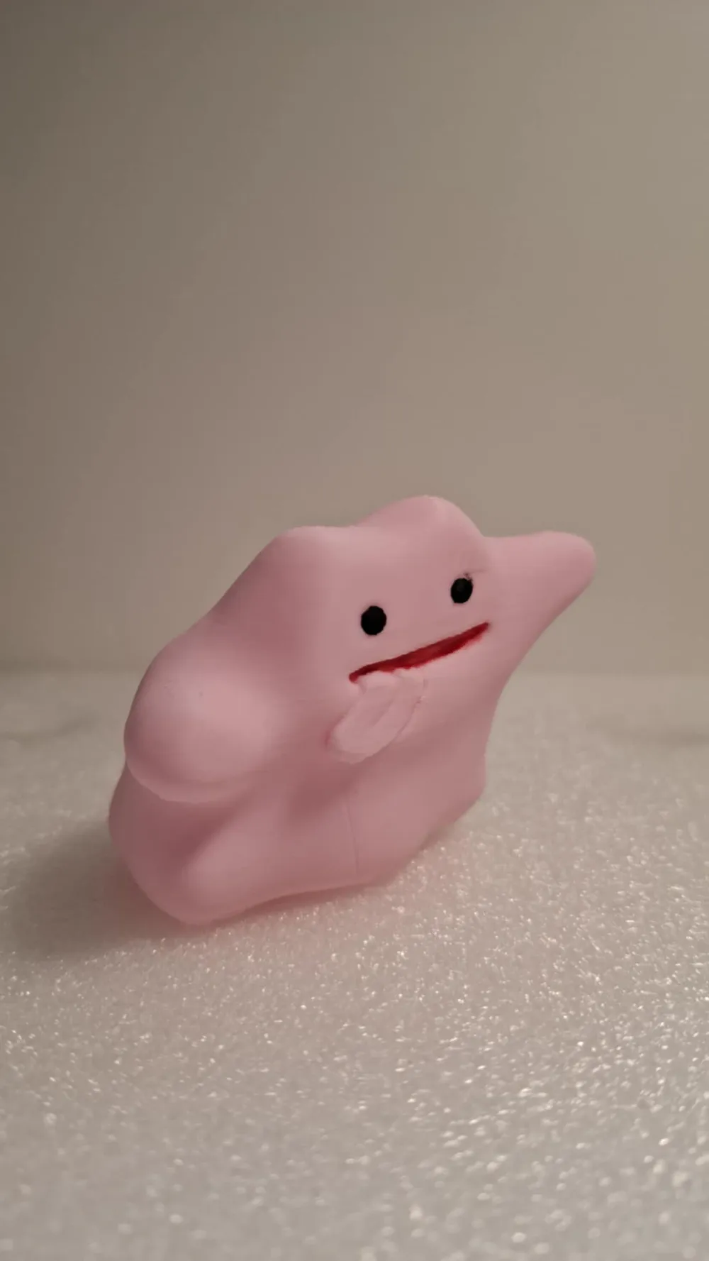 Window Ditto with tongue hanging out - Free 3D Print Model - MakerWorld