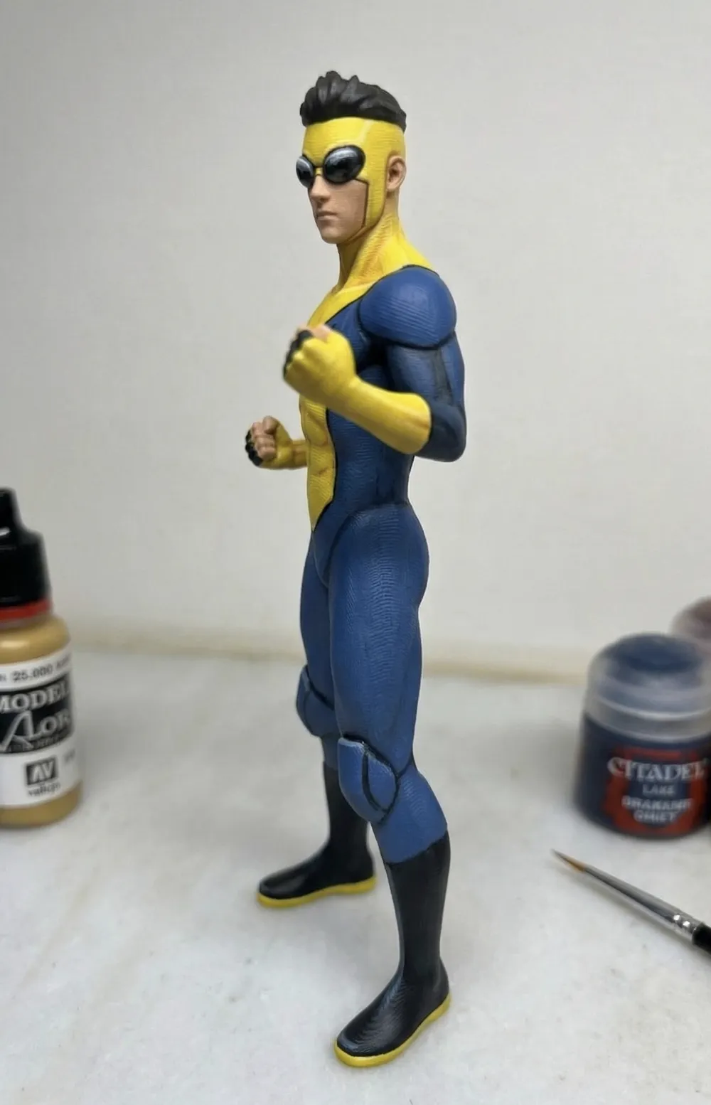 Mark Greyson - el Invencible - Modelo de impresión 3D gratuito - MakerWorld