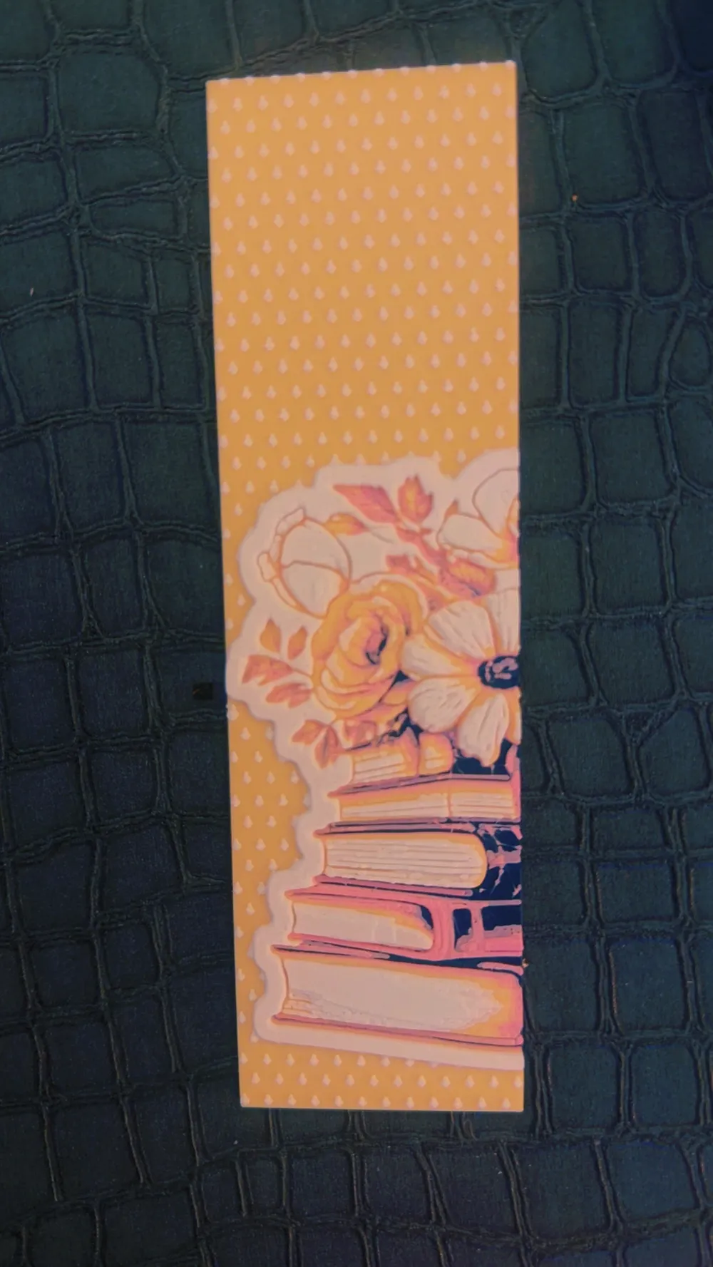Golden Garden Book Stack Bookmark Flowers - Free 3D Print Model ...